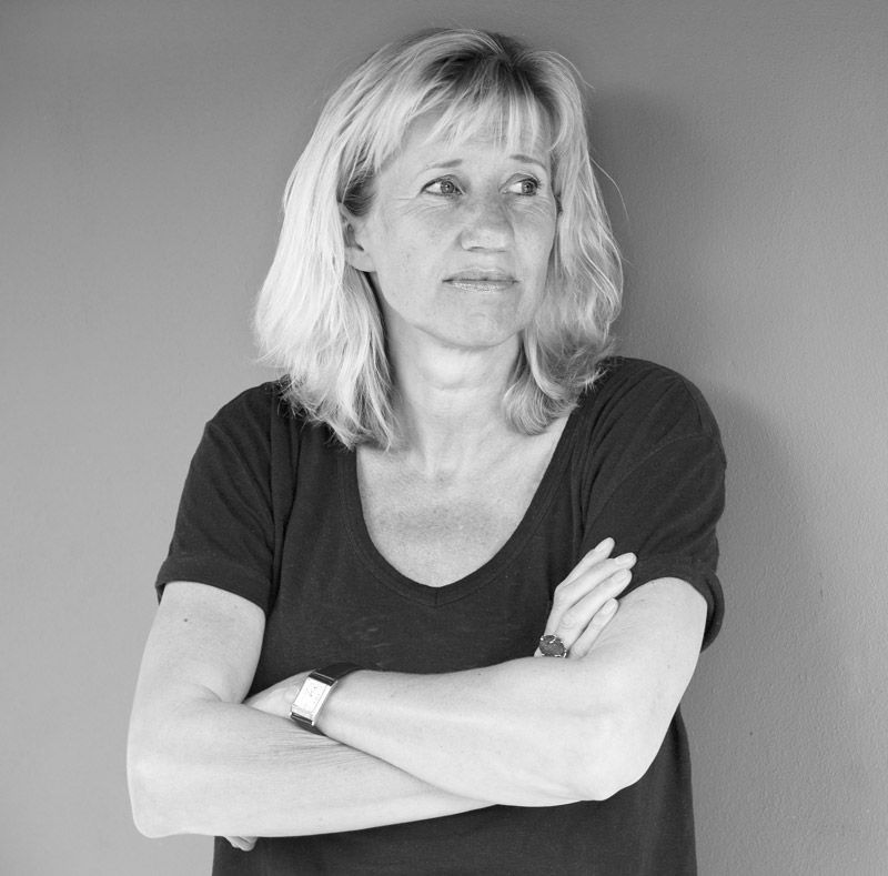 Ines Geipel: Zwei halbe Leben mit der Mauer - Literatur - derStandard ...