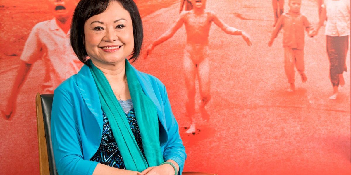 Das Napalm Girl, das kein Opfer mehr sein will - Vietnam - derStandard ...