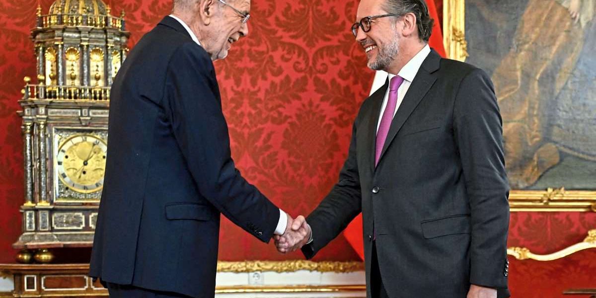 Circa 87 Schritte zu seiner achten Angelobung: Schallenberg hat Kanzler ...