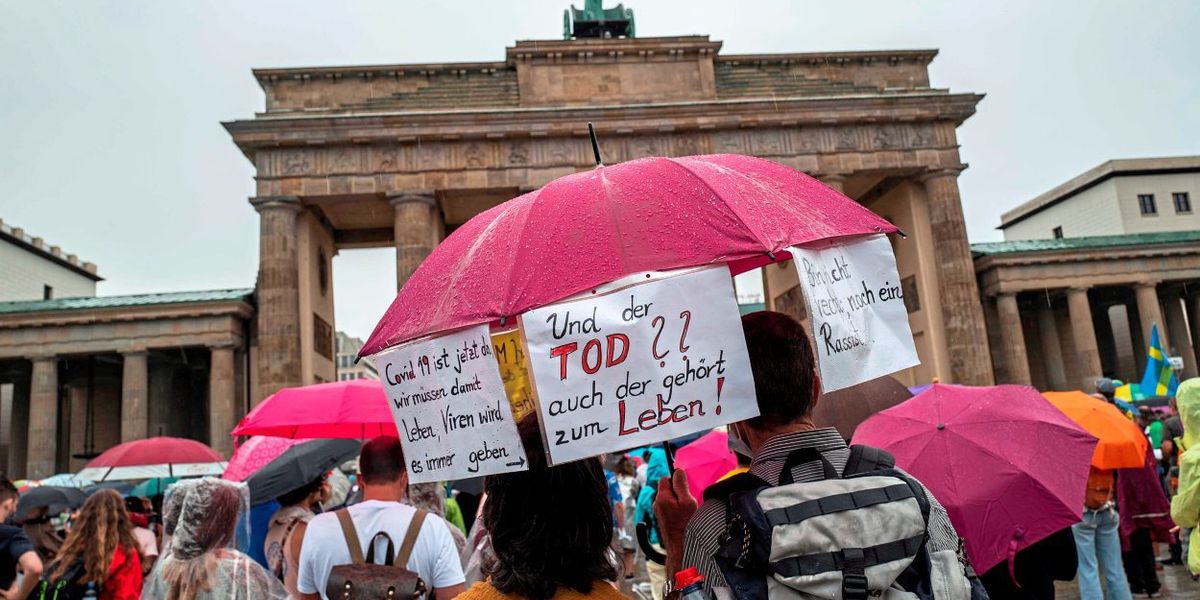 Wer hinter der Anti-Covid-Demo in Deutschland steht - International ...