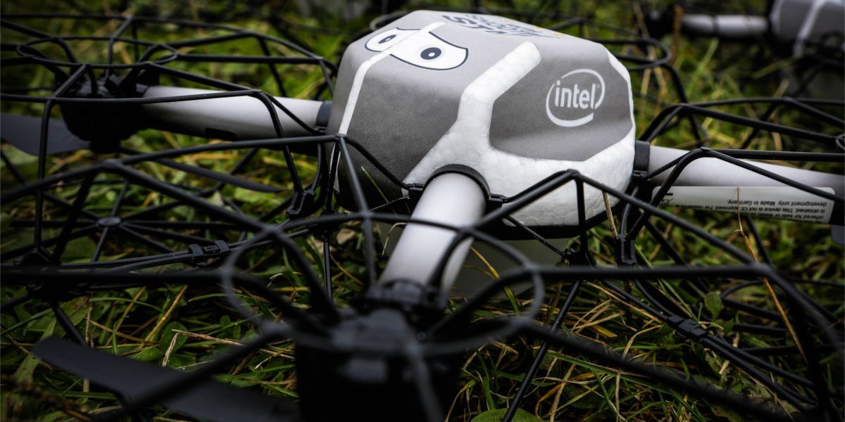 Shooting Star Intel bringt eigene Drohne fur Lichtshows Hardware derStandard.at Web