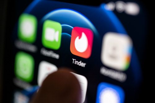 Minus 62 percent: Gen Z sends Tinder into the desert - network policy ... Minus 62 percent: Gen Z sends Tinder into the desert - network policy ...