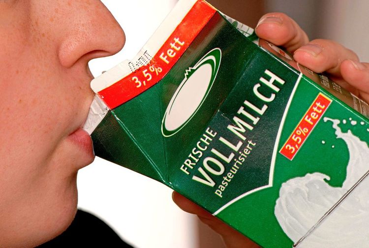 Eine kleine Reise durch die Geschichte der Milchverpackungen - Handel ...