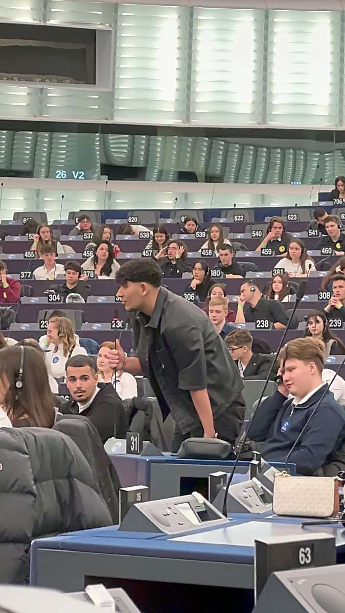 Finale im EU-Parlament, bevor es in die heiße Phase des Wahlkampfs geht ...