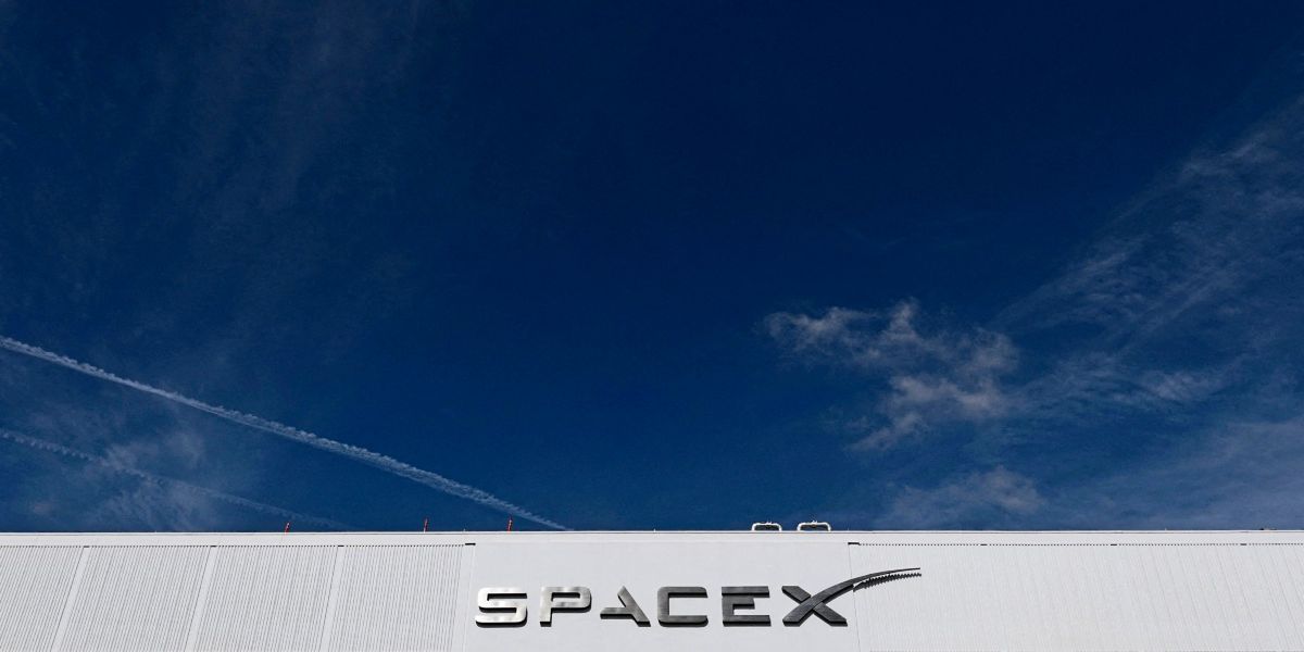 Anthropic holt sich Rechenleistung vom Rivalen Musk - IT-Business ...