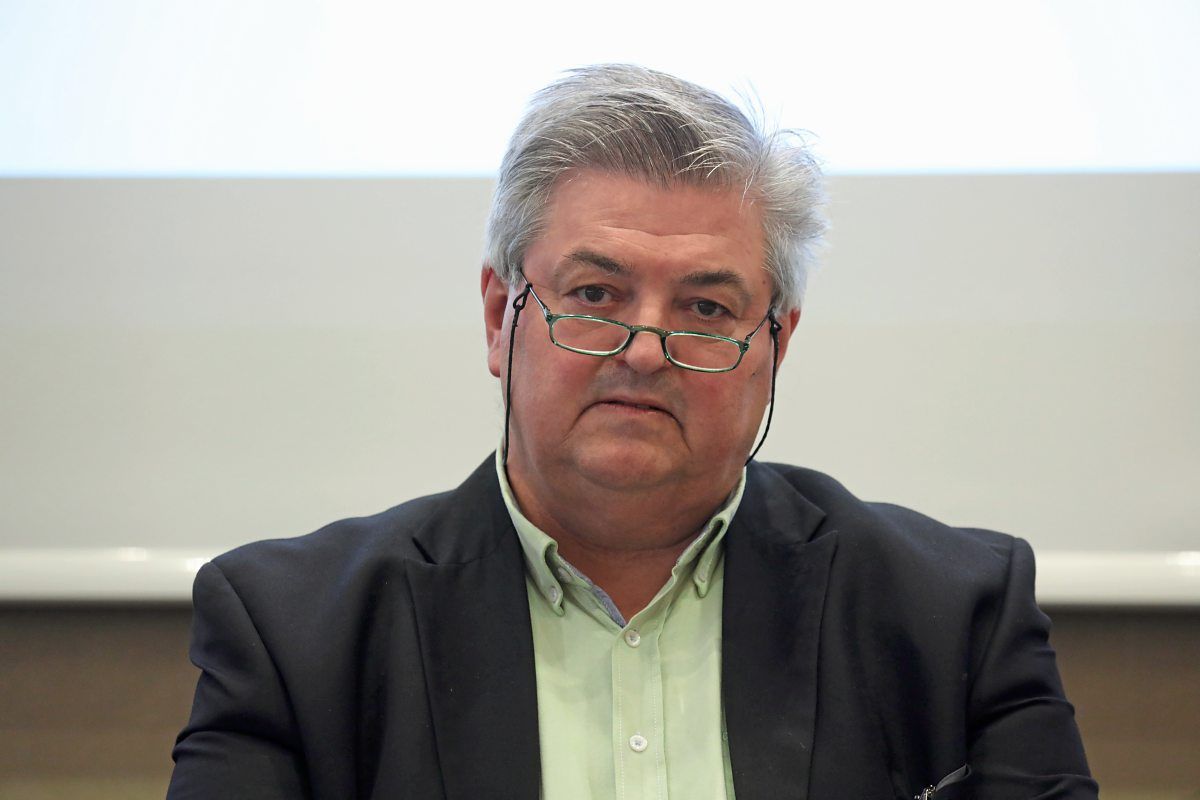AMS-Chef Buchinger: "Ich klebe nicht an meinem Sessel" - Arbeitsmarkt ...