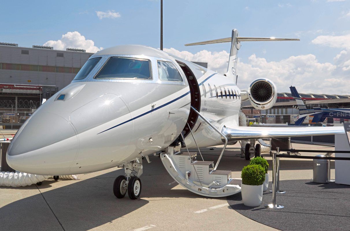 Warum immer mehr Menschen mit dem Privatjet in den Urlaub fliegen ...