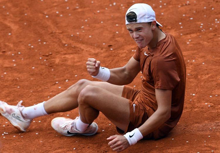 Rune gewinnt Turnier in München – Alcaraz triumphiert in Barcelona ...