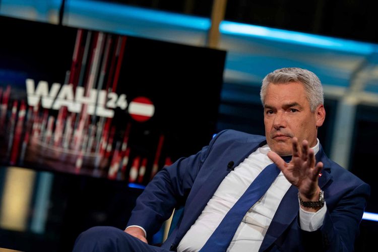 "Werden nicht zum Boxen anfangen": Nehammer im Clinch mit Fleischhacker ...