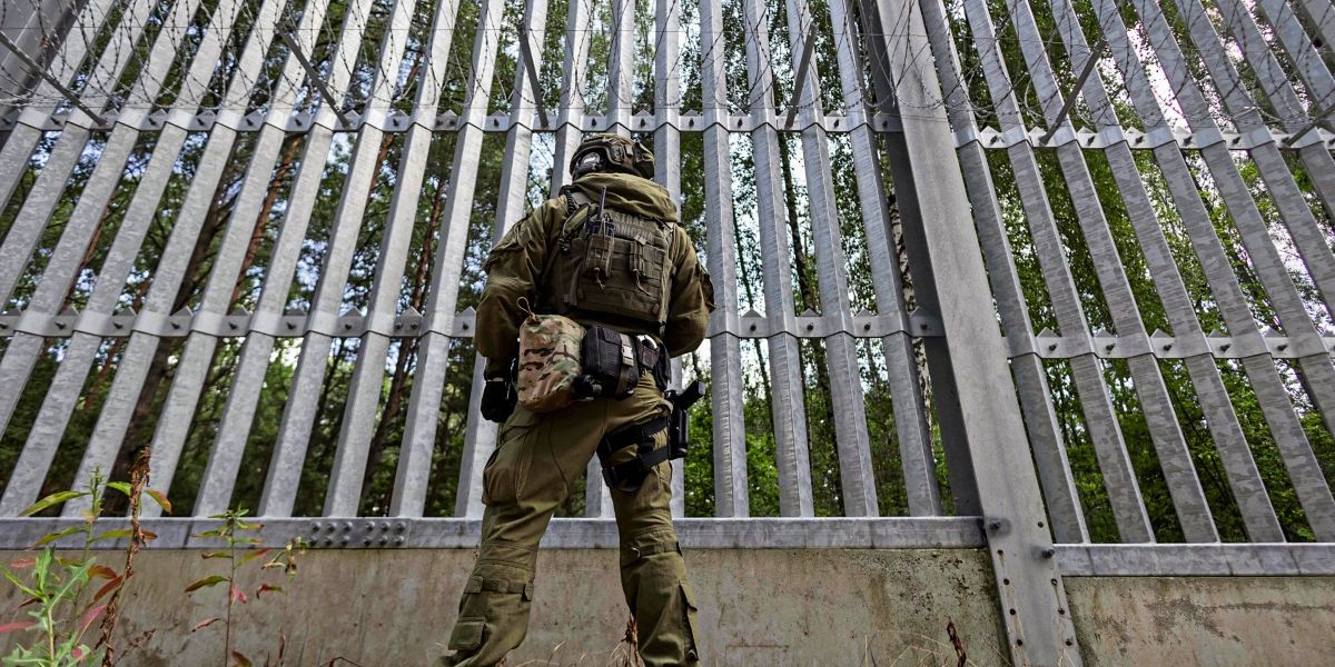 Inmitten der umstrittenen Pushbacks an den EU-Außengrenzen - International - derStandard.de ...