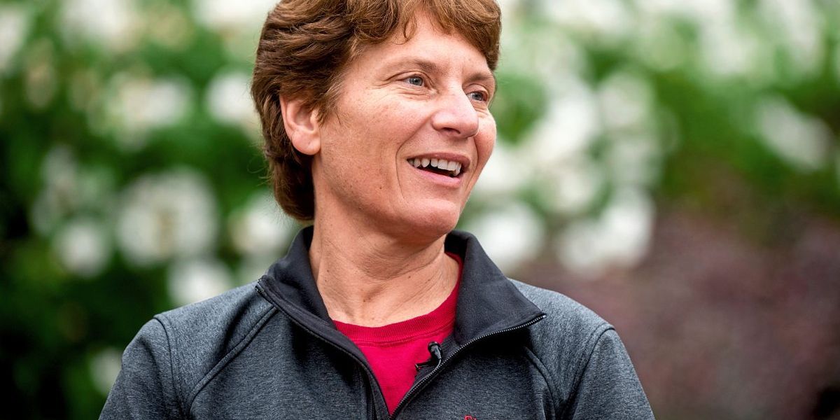 Wie Nobelpreisträgerin Carolyn Bertozzi die Wissenschaft rockt ...