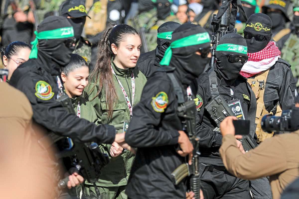 Hamas hat vier weitere israelische Geiseln freigelassen - Nahost ...