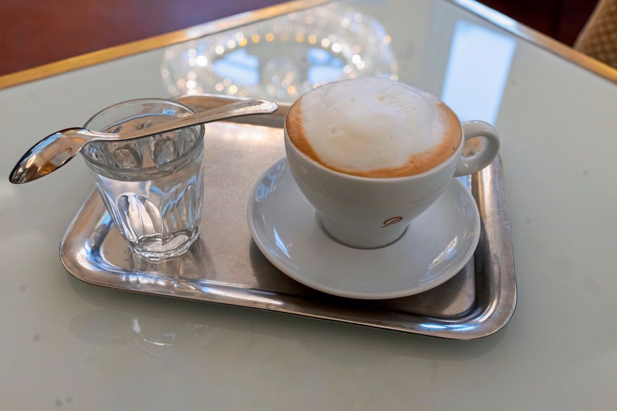 Kaffeehausexperte: "Der grantige Wiener Kellner ist nur ein Klischee ...