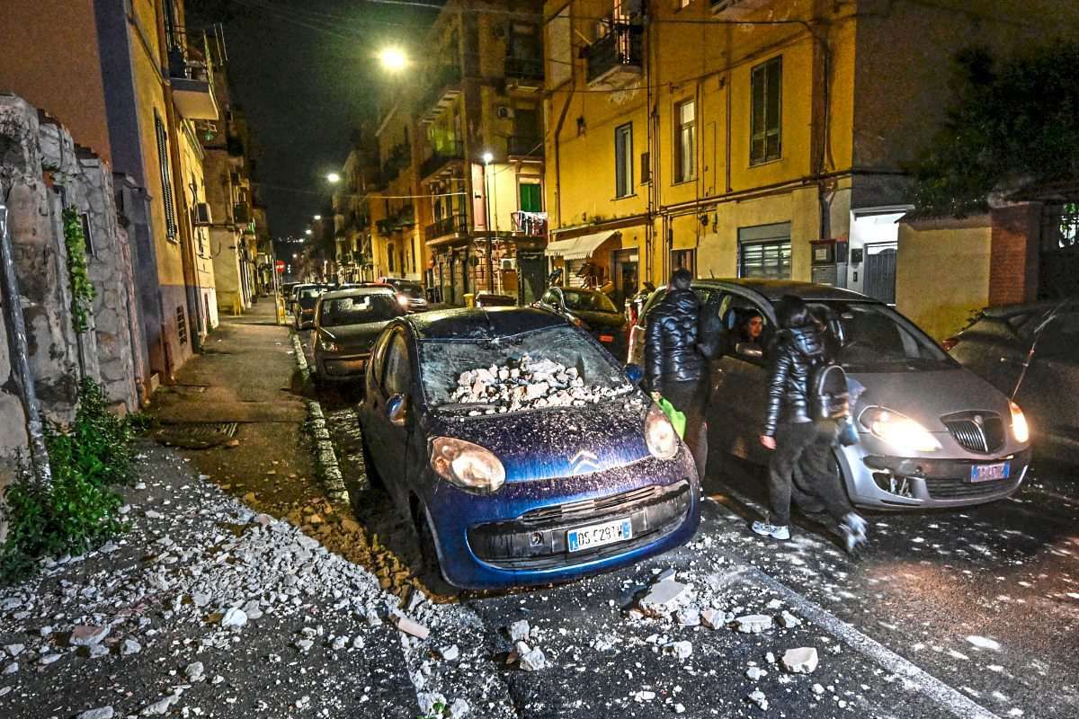 Es brodelt und bebt in Europas Supervulkan bei Neapel - Europa ...