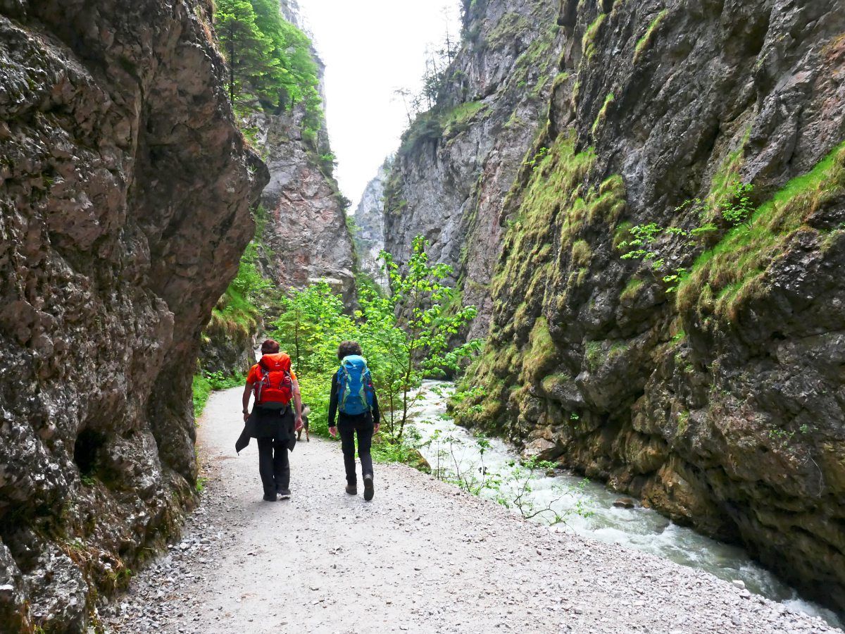 Kundler Klamm: Wandern durch ein kühles, tiefes Tal in Tirol - Urlaub ...