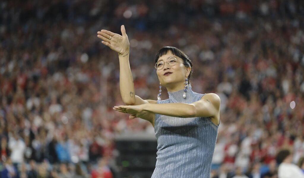 Vom Super Bowl in die Secession: Die Künstlerin Christine Sun Kim - Kunst - derStandard.at › Kultur