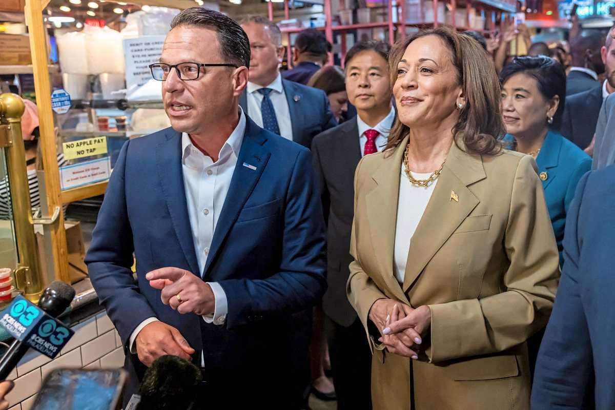 Kamala Harris' Vize-Entscheidung muss im Schnelldurchlauf fallen - USA - derStandard.de ...