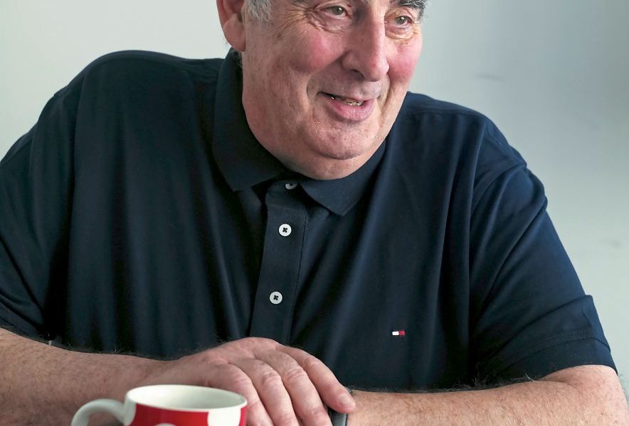 Andrew Demmer trinkt weiter Tee und gibt die Führung ab - Unternehmen ...