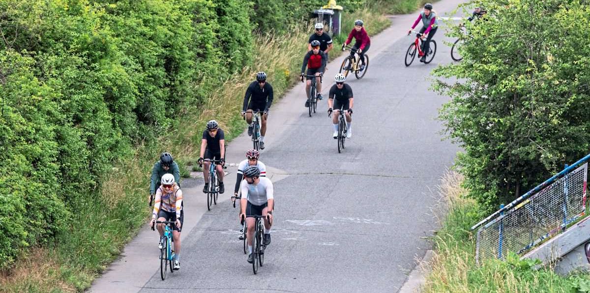 40 Kilometer radeln vor der Arbeit – wer tut sich das an? - Lifestyle ...