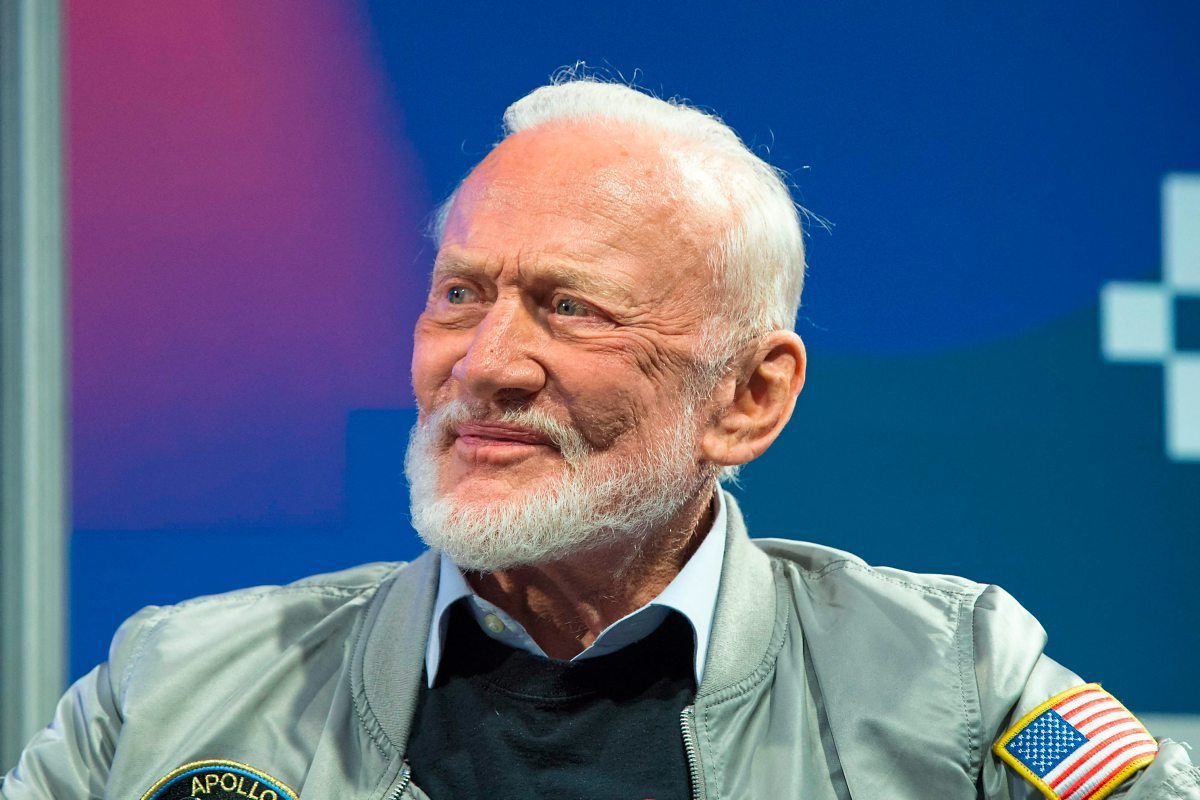 Buzz Aldrin, zweiter Mensch auf dem Mond, mit 93 Jahren zum vierten Mal ...