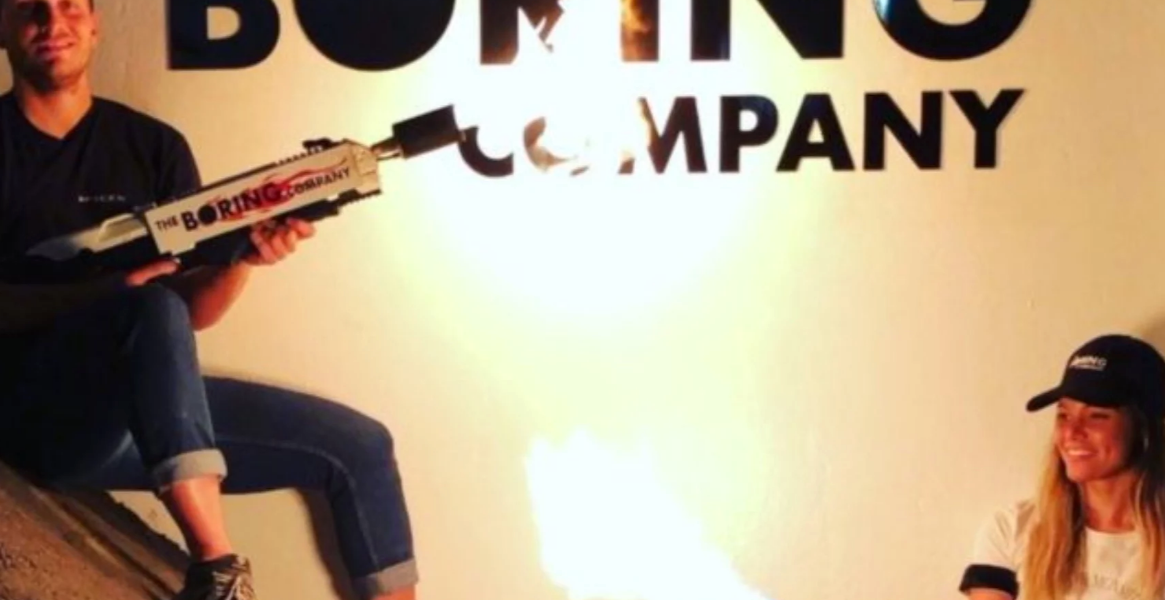 Elon Musk veranstaltet Flammenwerfer-Party mit 1.000 Fans - Webmix ...