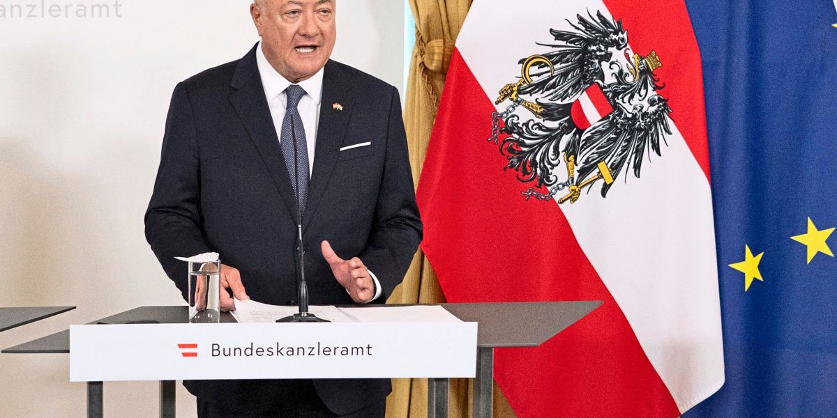 Medienpräsenz im Mai: Kanzler Stocker vor Vizekanzler Babler und Ex-ÖVP ...