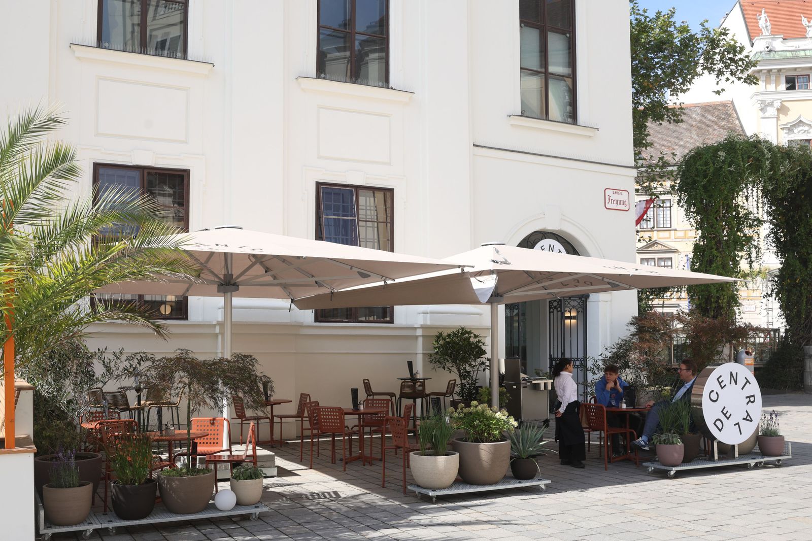 Das Café Central schließt! Und eröffnet als Pop-up wieder - Essen ...