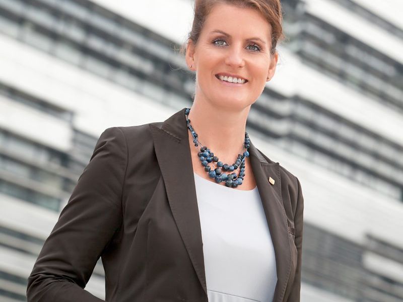 Informatikerin: "Wir müssen KI-Systeme bewusst hinterfragen ...