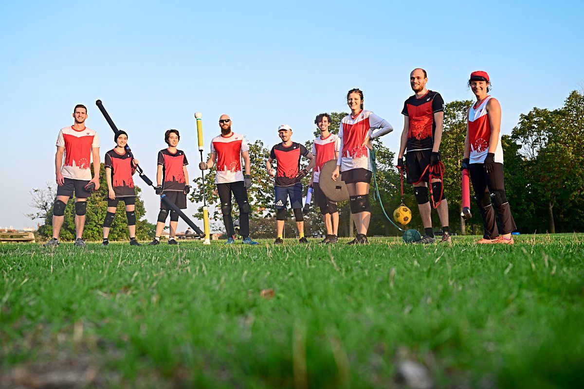 Kampf der Poolnudeln: Jugger, die "nischigste Nischensportart der Welt ...