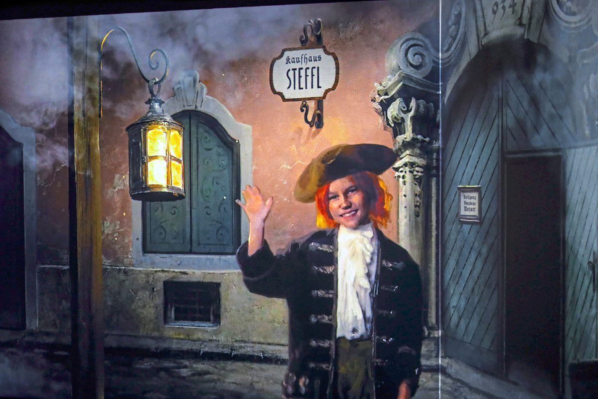 Die Ausstellung "Mythos Mozart": Auf ein Selfie mit dem Wolferl - Musik ...