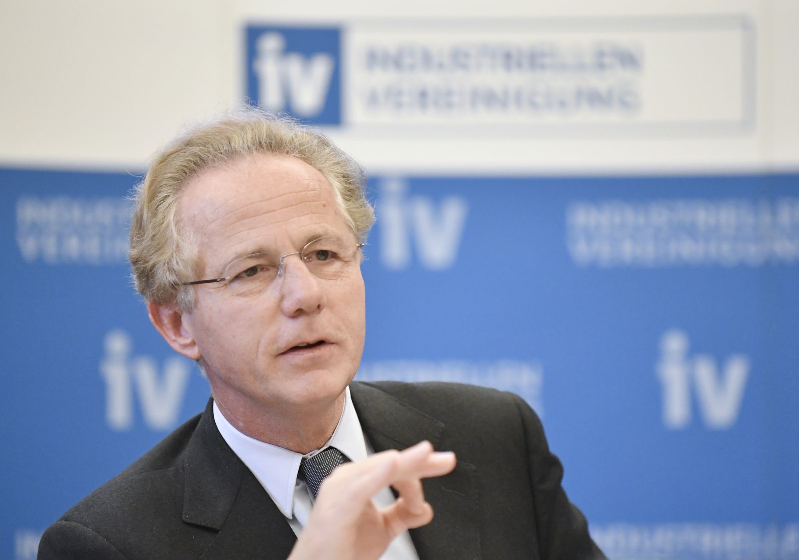 Industrie-Chef Kapsch: "Müssen Projekte durchboxen können ...