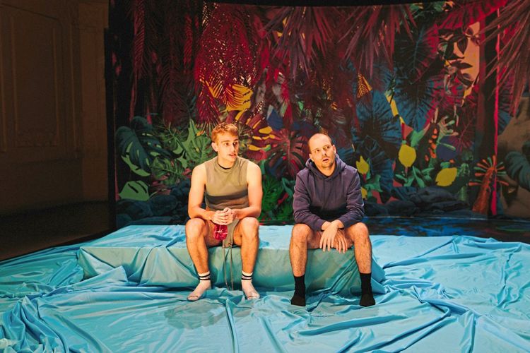 Schwul im KZ: Gelungene Premiere von "Bent" im Theater Nestroyhof - Theater - derStandard.at ...