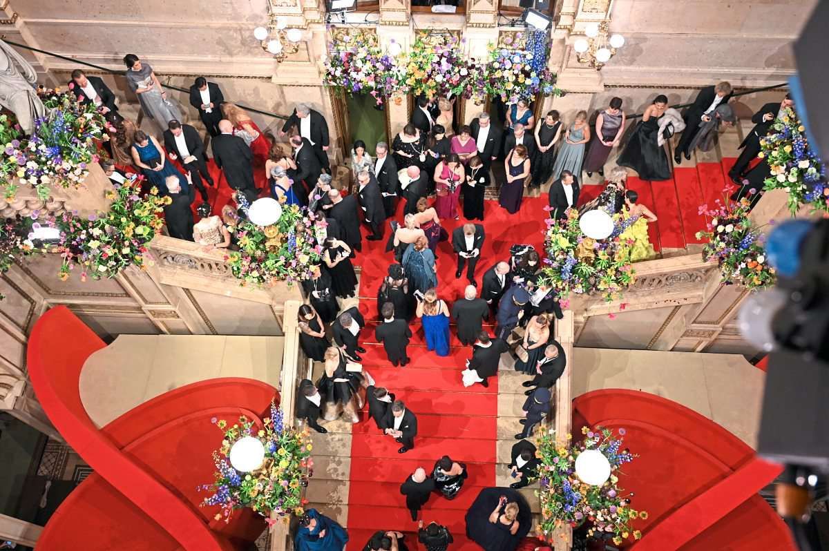 Party, Pomp und Promis am Wiener Opernball 2025: Der Abend in Bildern ...