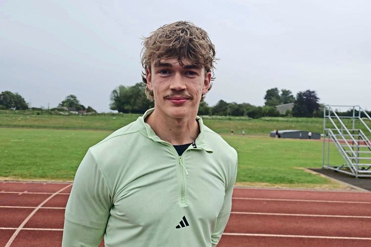 Sammy Ball, dessen Ururoma Ella den Nazis entkam, steht in Götzis am ...