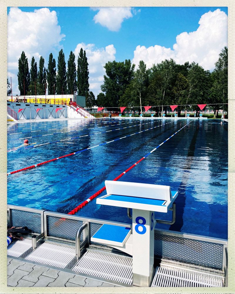 Freibad-Eröffnung: Pr(o)ust-Momente im Stadionbad - Wien - derStandard ...