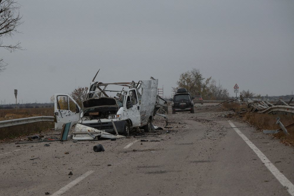 Über dem befreiten Cherson weht wieder die ukrainische Fahne - Ukraine ...