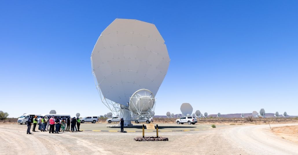 Gravitationswellendetektor von der Größe einer Galaxie zeigt Anomalie ...