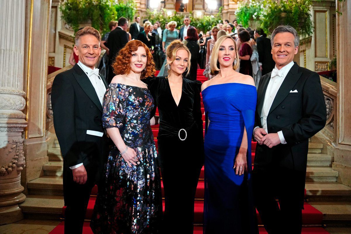 Opernball 2023: Mietkleider, Strasssteinchen und Prinzessinnenroben ...