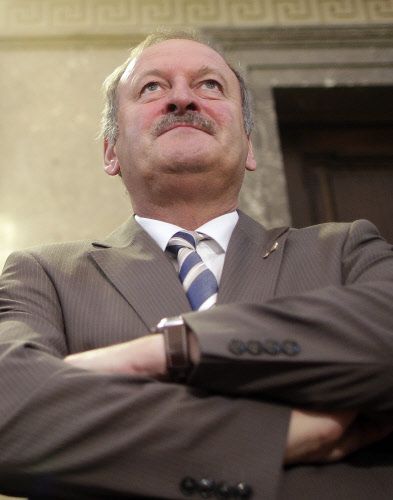 Justizministerium verteidigt Geldbußen-Anbot für Gorbach - Staat ...