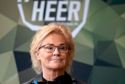Deutsches Verteidigungsressort: Jetzt muss es passen - Birgit Baumann ...
