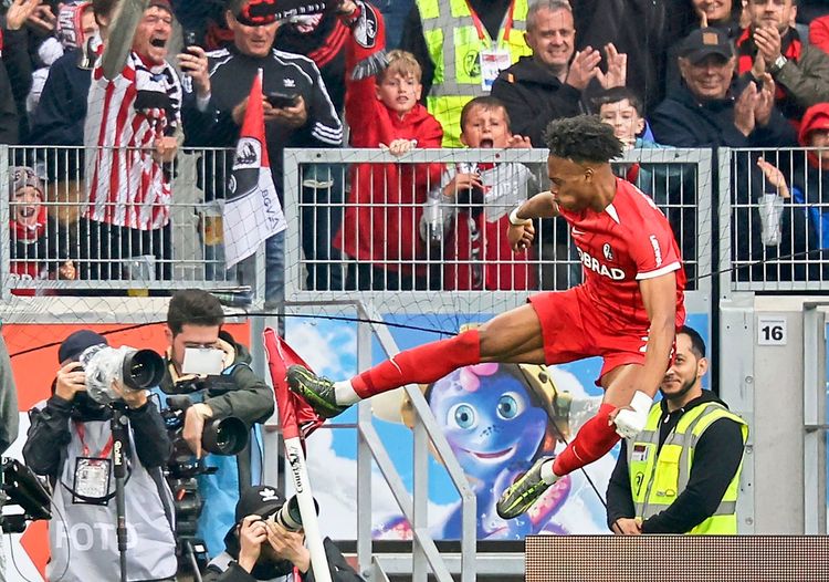 Bayern steht nach Leverkusens 2:2 in Freiburg als deutscher Meister ...