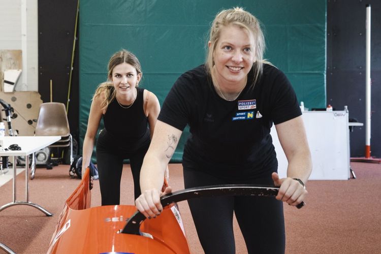 Bobpilotin Beierl sucht eine Anschieberin: Ein Selbstversuch - Sport ...