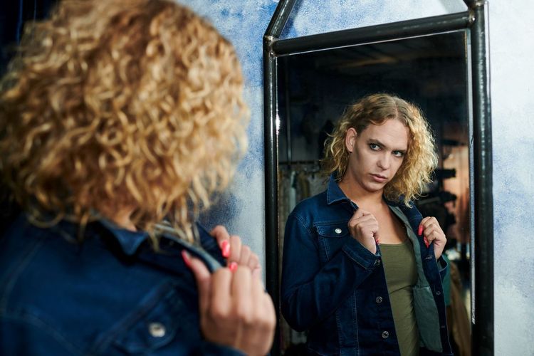 Wie es drei Transmenschen aus drei Generationen geht - Etat ...