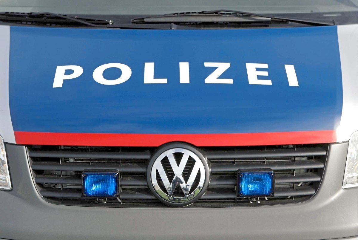 Einsatz der Fremdenpolizei in Tirol wirft Fragen auf - Österreich ...