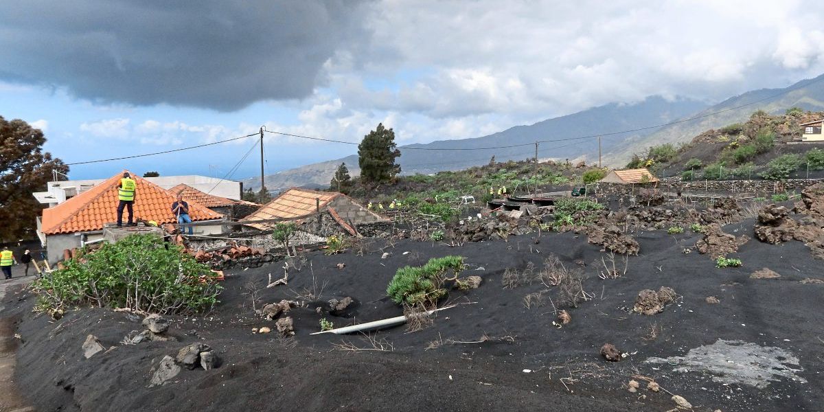 Mehr als 200 Flüge auf Kanaren wegen Tropensturms Hermine gestrichen ... Mehr als 200 Flüge auf Kanaren wegen Tropensturms Hermine gestrichen ...