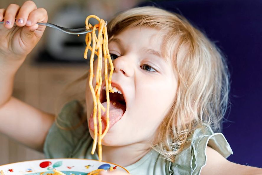 Essen mit Kindern: Welche Regeln gelten bei Ihnen? - Familie ...