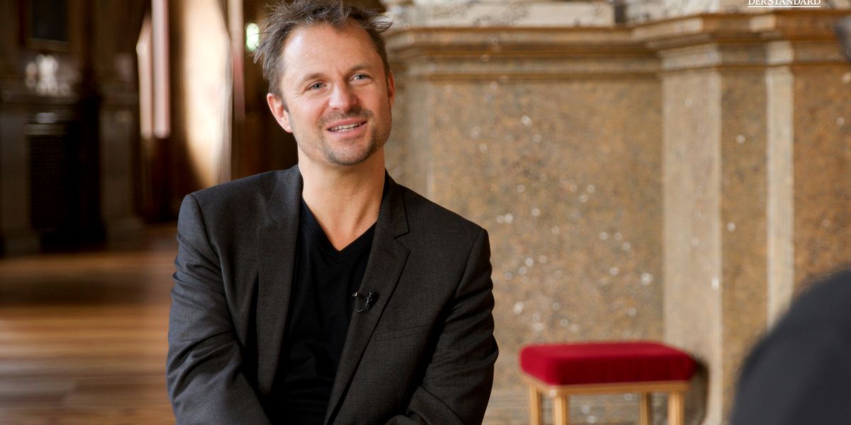 Schauspieler Philipp Hochmair: "Ich bin eine Kampfmaschine" - Kultur ...