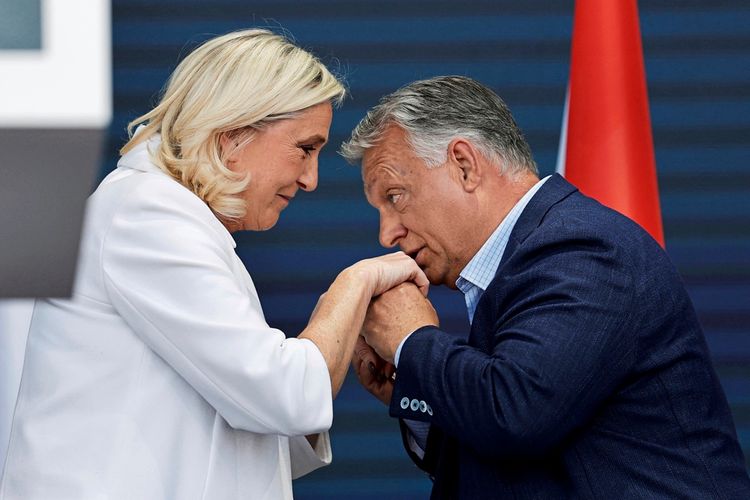 Le Pen gaukelte mit "Siegesfeier" eine vereinte Rechte in Europa vor ...