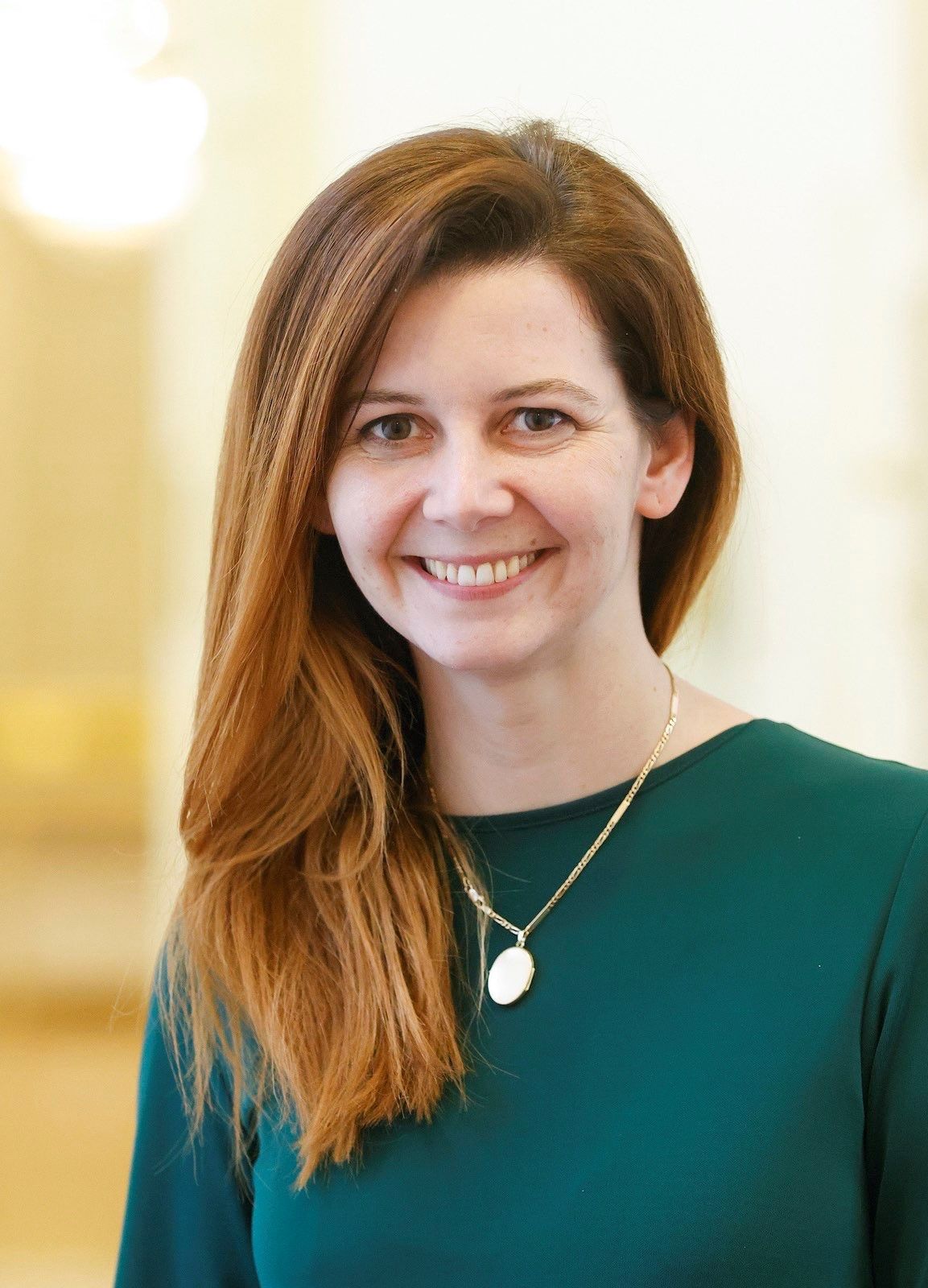 Nehammers Vize-Kabinettchefin Regensburger verlässt die Politik ...