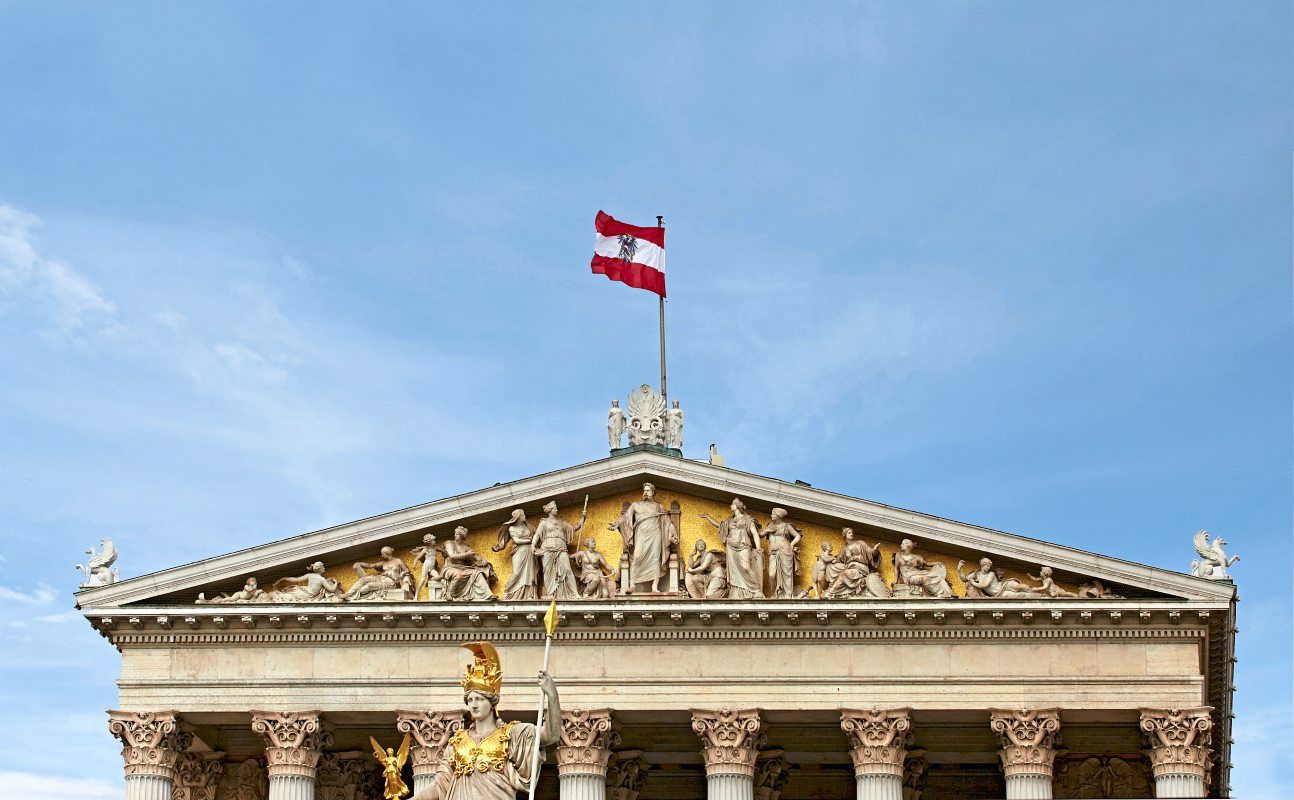 Mehrheit der Österreicher würde für Demokratie und Freiheit kämpfen ...